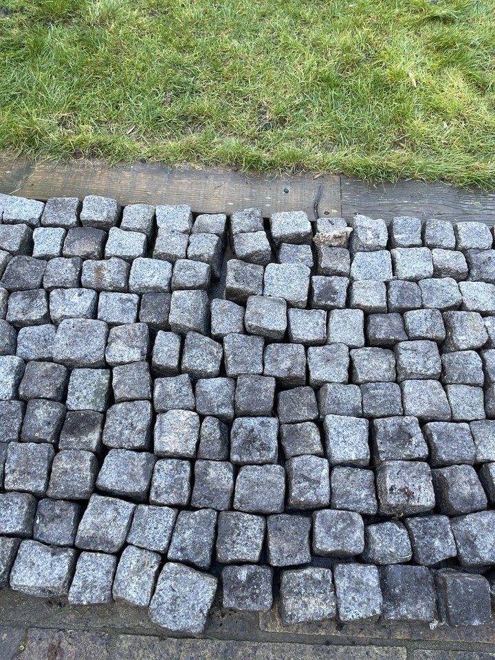 Reclaimed Mixed Granite Cobble Stone Setts / Pavers - Large Quantity ...