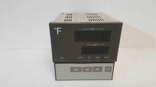 FOR PARTS! OMRON TEMPERATURE CONTROLLER E5AX-A-F | eBay