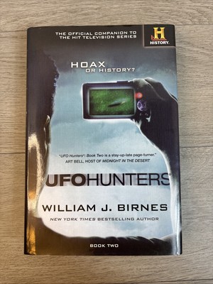 UFO HUNTERS BOOK TWO: THE OFFICIAL COMPANION TO HIT SHOW By William J ...