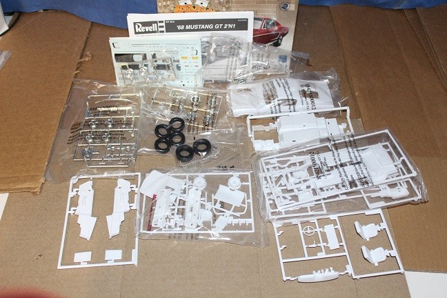Revell 1:25 1968 Mustang GT 2n1 Model Kit, Complete/Unbuilt Open Box | eBay