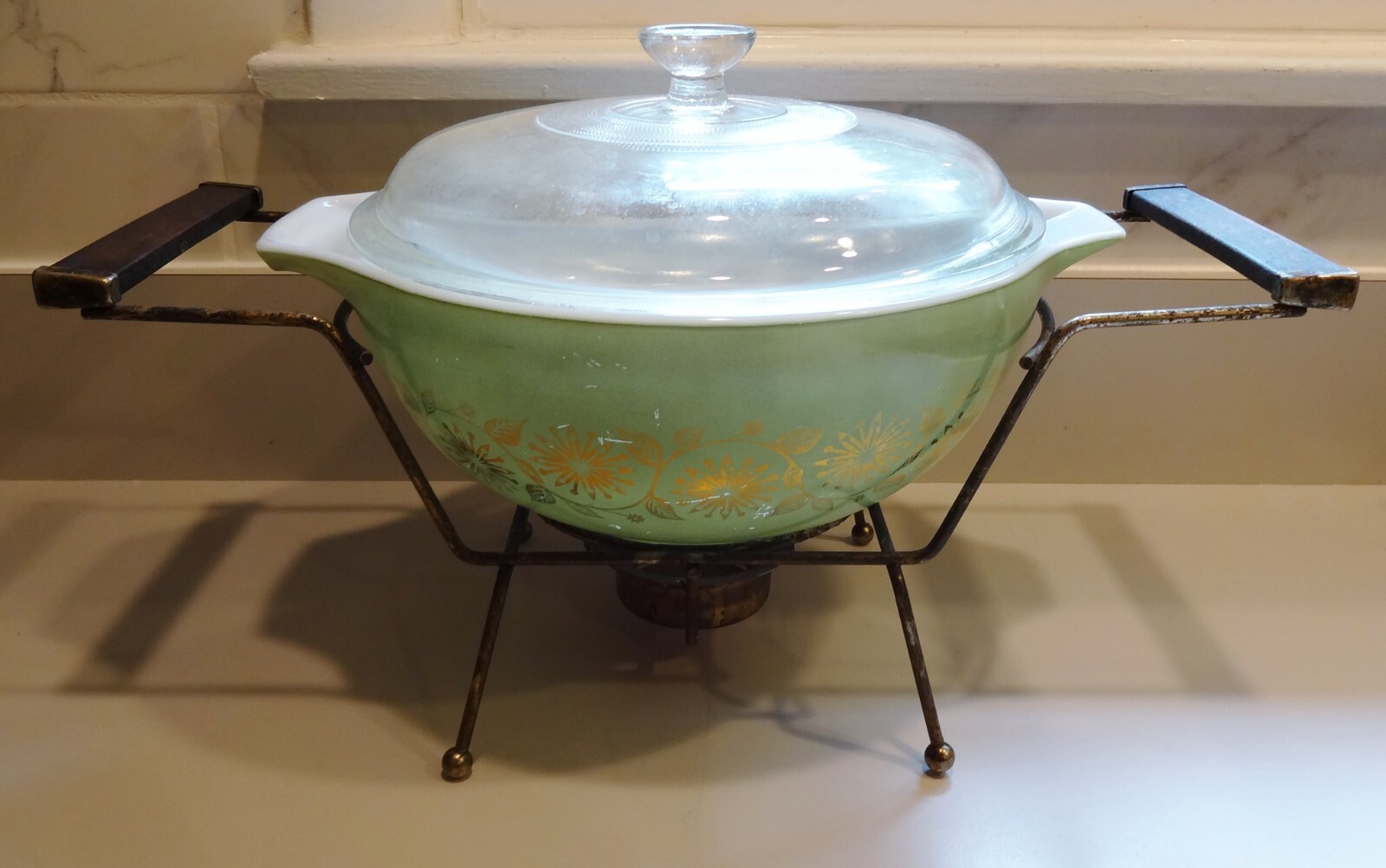 Vtg PYREX GREEN MEDALLION 2.5 Qt Dish Lid Warmer Cradle Cinderella ...