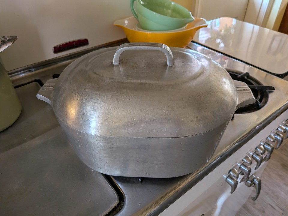 Wagner Ware Magnalite 4265-P Aluminum Roasting Pan with Trivet Sidney O ...