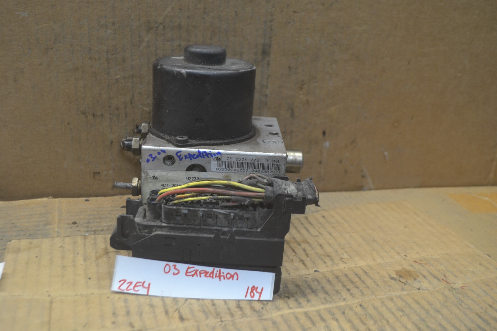 03-04 Ford Expedition ABS Pump Control OEM 4L1T2C219AA Module 184-22E4 ...