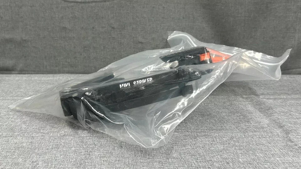MINI STRIKER PISTOL CROSSBOW WITH 8 HUNTING BOLTS Kit | eBay