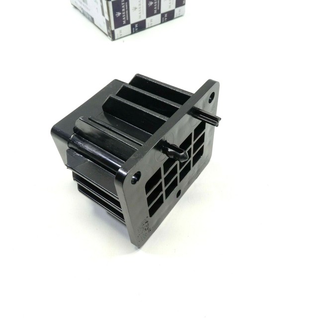 Maserati Ghibli Levante Quattroporte Front Jacking Pad OE 670034356 ...