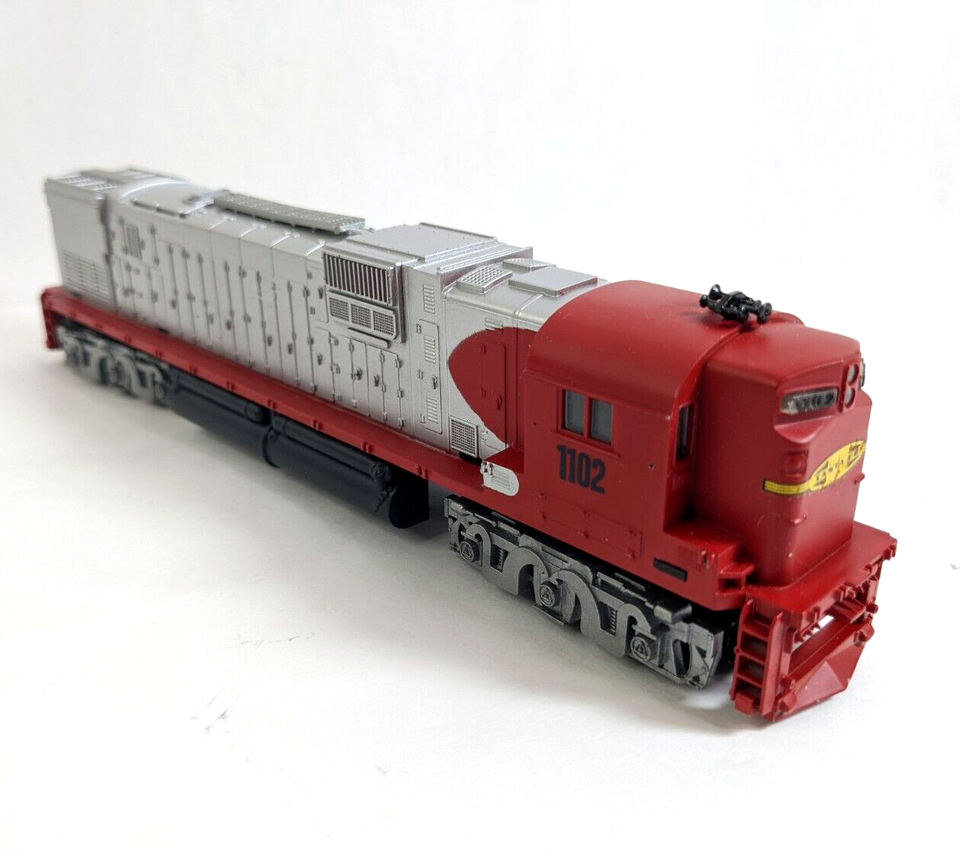 Mantua Santa Fe 1102 Diesel Locomotive Engine HO Scale Tyco Model Train ...