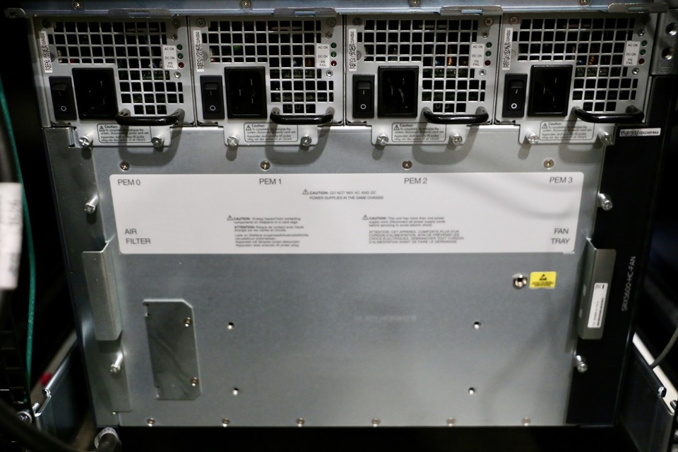 JUNIPER SRX5600 - SRX 5600 Chassis with Modules & Power Supplies | eBay