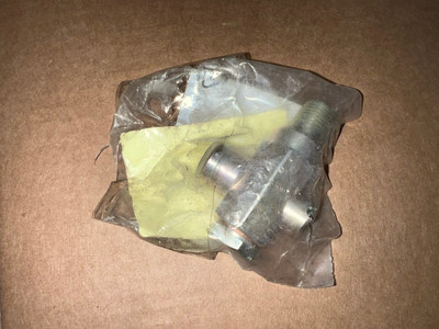 MACK TRUCK BOSCH GENUINE OVERFLOW VALVE 935-2417413011 | eBay