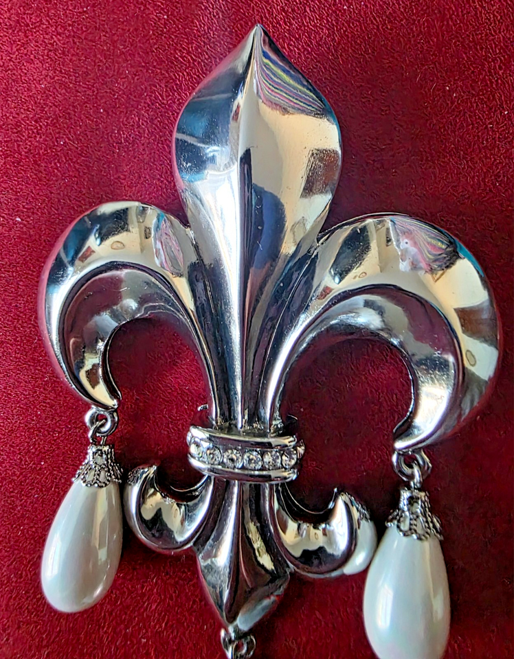 Butler &Wilson Brooch Large Fleur de Lys Silver Tone Articulated ...