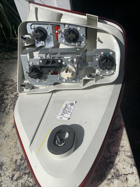 MERCEDES BENZ Ml W164 Rear Left Tail Light A1649060900 OEM for sale ...