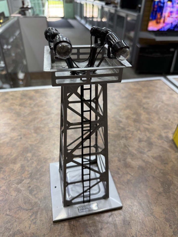 Preowned MTH Rail King 30-9025 Yellow #395 Floodlight Tower | eBay