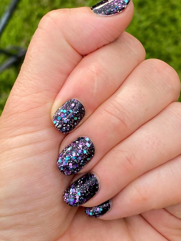 ~ Color Street ~ CURTAIN CALL (FDG271) Glitter overlay Blue Purple Nail ...