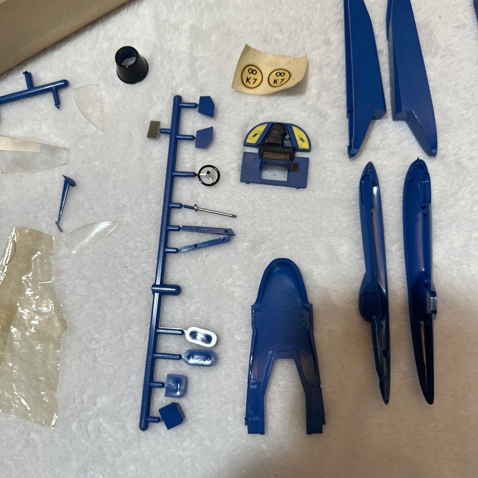 Merit Plastic Model Kit Donald Campbell's Bluebird K7 Jet Boat Complete ...