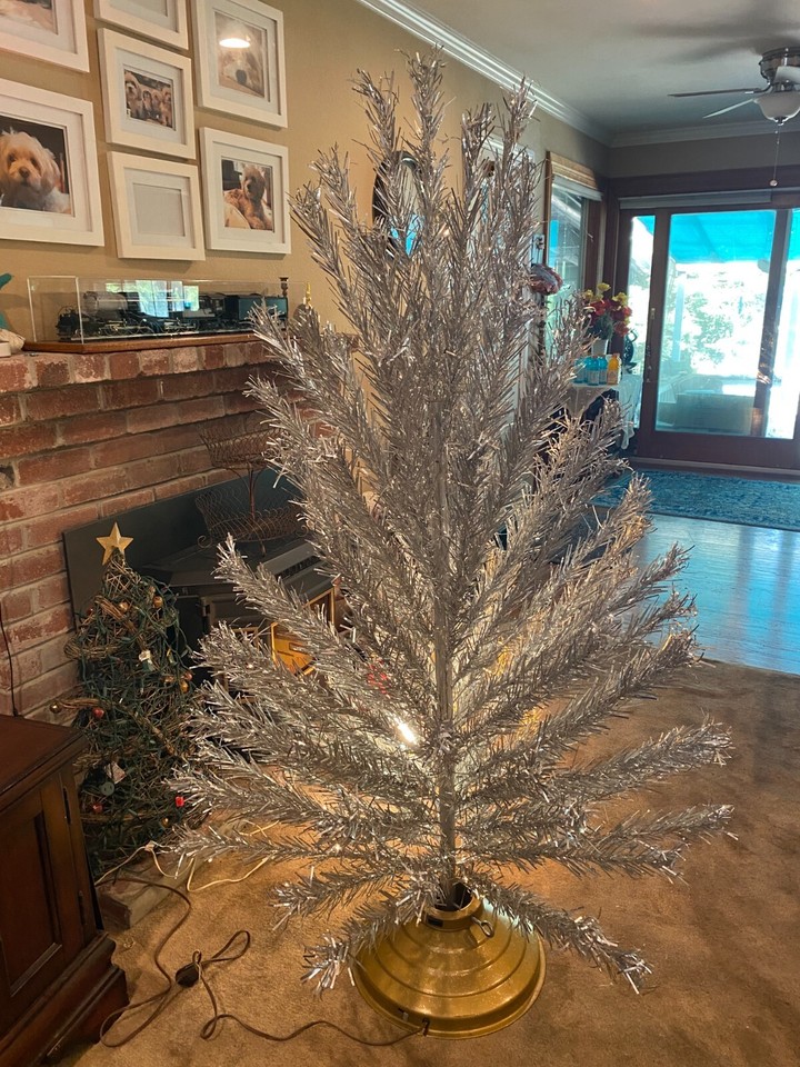 Vintage Evergleam 6ft Aluminum Christmas Tree 94 Branches Plus Extras ...