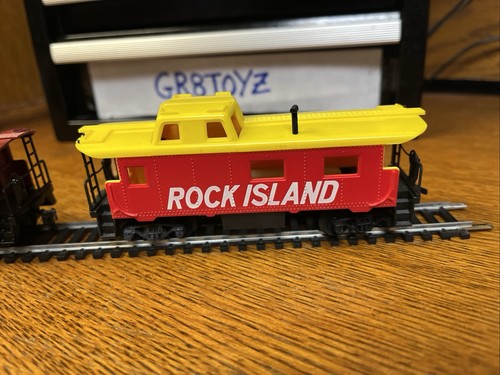 HO SCALE RR 3 TYCO CABOOSE TRAIN CARS - ROCK ISLAND, #689 RED, AND #689 ...