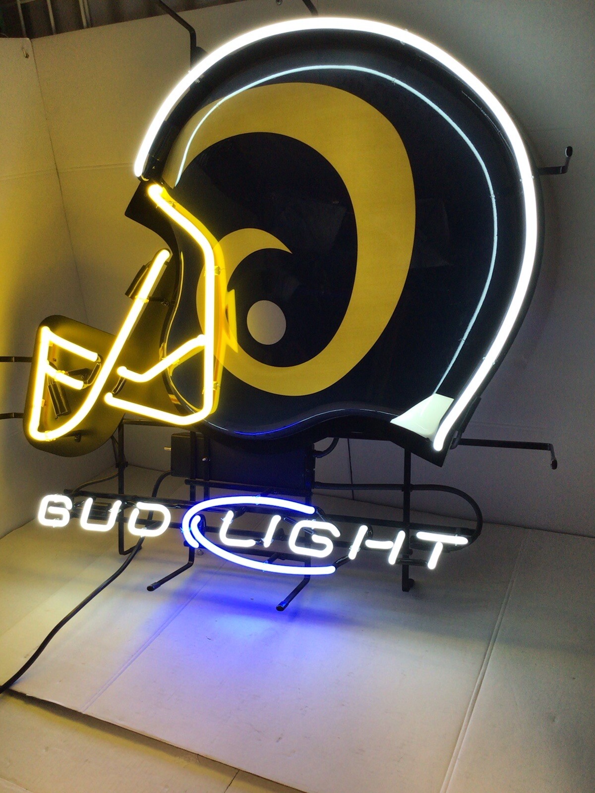 BUD LIGHT RAMS HELMET Neon Sign Man Cave Game Room LA RAMS, MAN CAVE ...