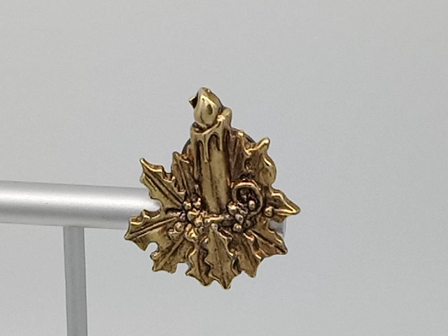 Christmas Brooch Lapel Pin Candle Holly Berries Gold Tone Made In USA ...
