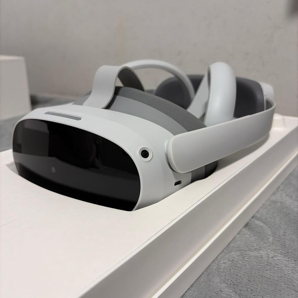 PICO4 128GB All-in-One VR Headset Glasses White Lightweight Wireless ...