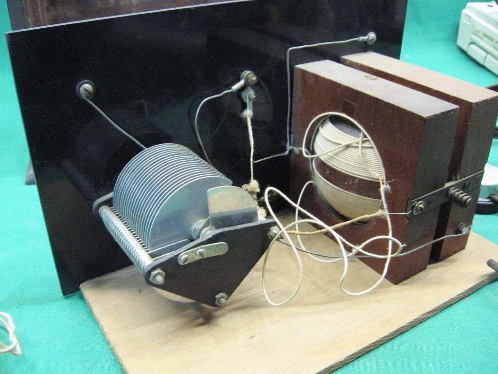 Antique 1920's Crystal Radio Tuner + Meteor 2000 Headphones Wood ...