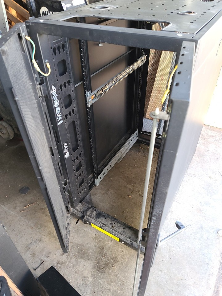 Tripp Lite Agency Series AGAC7006 Half Height 25U Half Cabinet Server ...