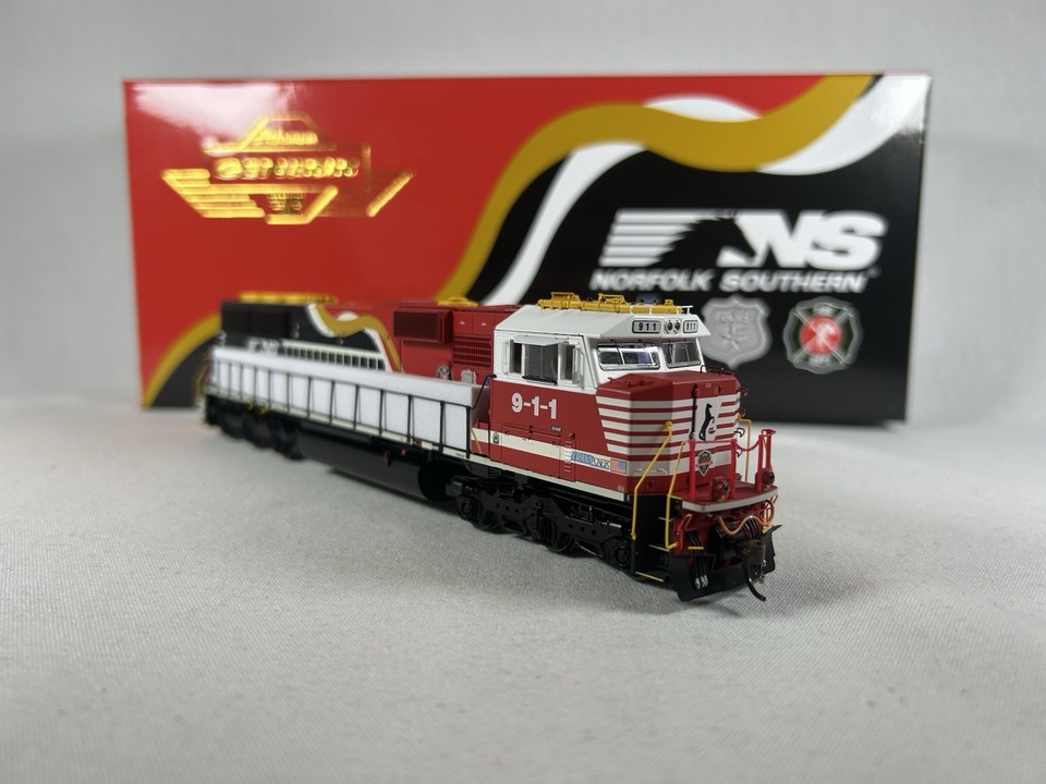 HO Athearn Genesis DCC Ready Norfolk Southern First Responders SD60E #911 New | eBay