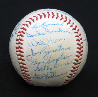 1959 Los Angeles Dodgers team-signed baseball with 23 signatures ...