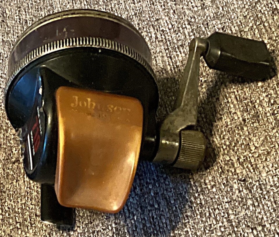 Vintage Johnson 710B Spincast Reel Made in the USA ~FREE SHIPPING ~ | eBay