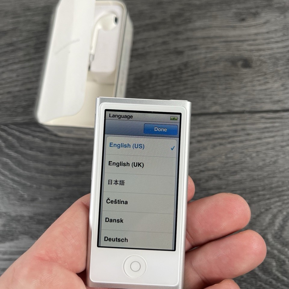 Apple iPod Nano 7th Generation 16GB Silver MP3 Media Player Model A1446 ...