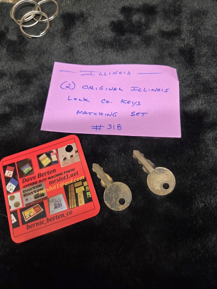 (2) ORIGINAL ILLINOIS LOCK CO. KEYS FOR AN ANTIQUE SLOT MACHINE (2 ...