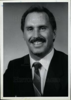 1987 Press Photo Ronald Moran Estate Manager Heritage - dfpd32073 | eBay