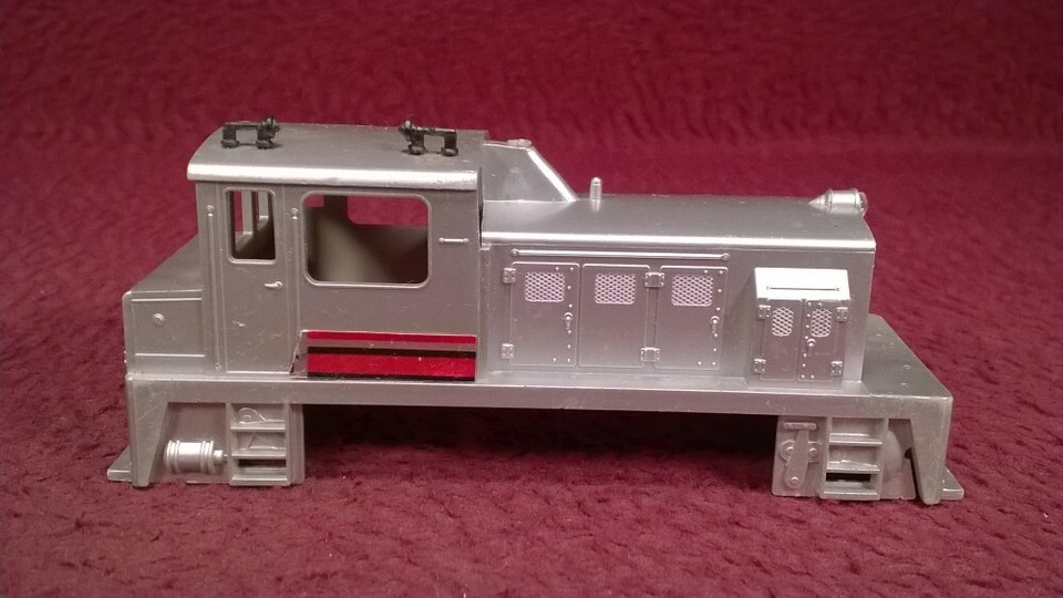 Lot #7 - HO TYCO G1 TRANSFORMERS TRAIN PARTS - ENGINE SHELL, CHASSIS ...