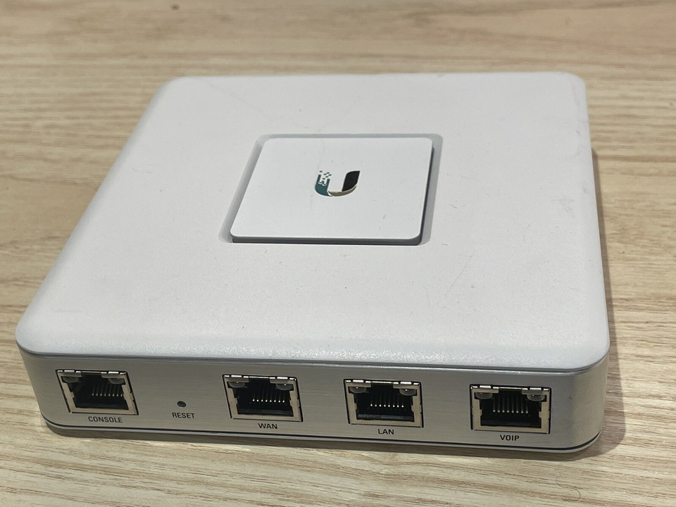 Ubiquiti UniFi USG 3P Cloud Managed Enterprise Security Gateway ...