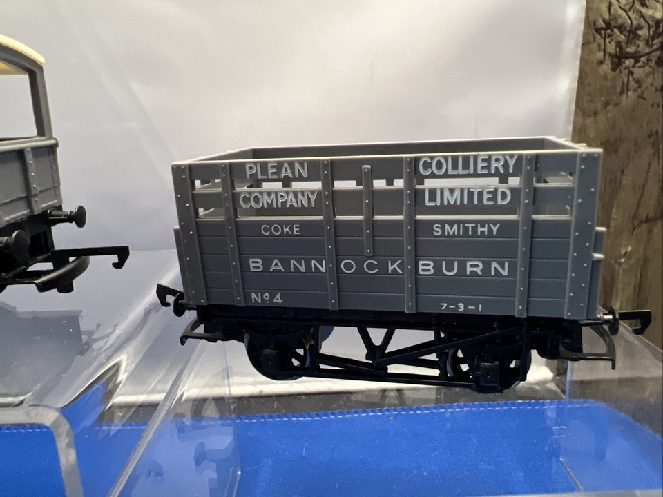 Hornby R101 3x Plean Colliery Bannockburn Wagons 2x Brake Van GW & NE ...