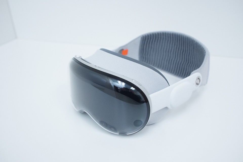 Apple Vision Pro 512GB, Solo Knit Band - S, Light Seal - 21W | eBay