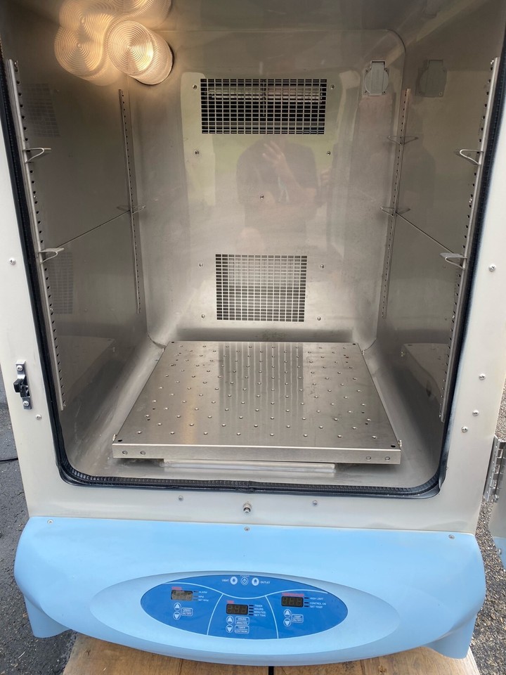 Thermo Scientific MaxQ 6000 Incubated Shaker. In PERFECT Condition ...