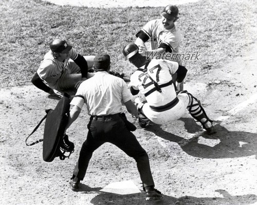 MLB Carlton Fisk Red Sox Thurman Munson Yankees Collision 8 X 10 Photo ...