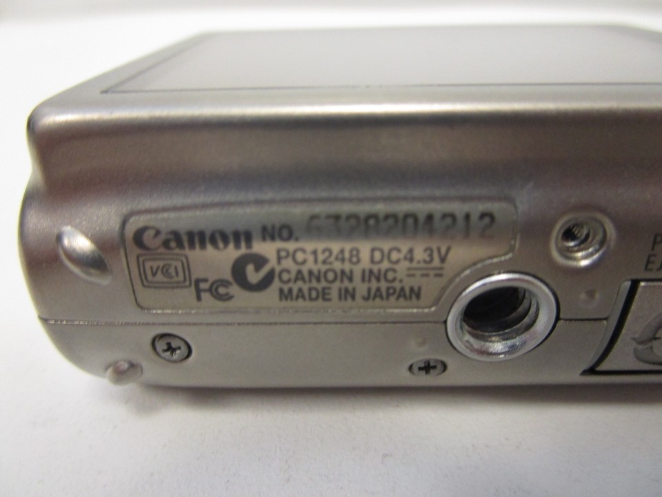 Canon PowerShot SD950 IS Digital Camera 12.1MP with battery and charger ...