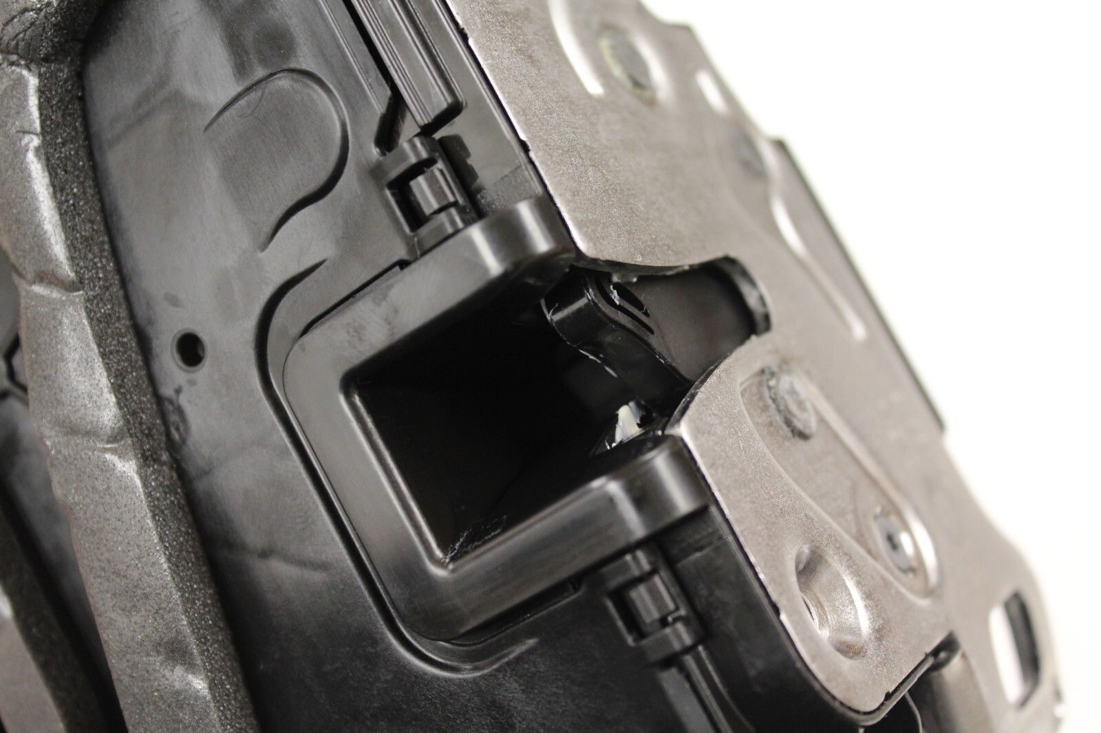 GM Front Door Latch Assembly Part# 13528305 BFM Replaced By 13546496 | eBay