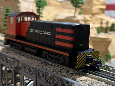 HO Scale KATO EMD NW2 DCC Ready Diesel Locomotive Switcher SEABOARD ...