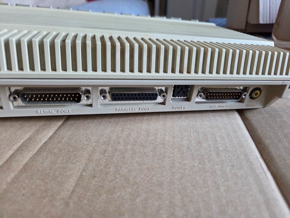 Commodore Amiga 500 console computer A500 boxed Cartoon Classics set ...