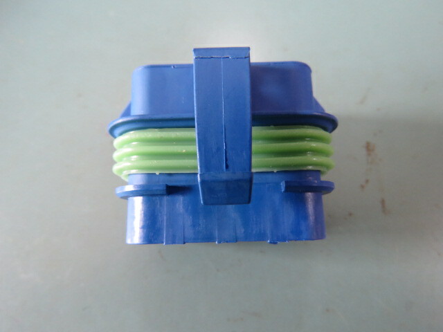 Bussman 32006-D22 Qty of 25 per Lot VEC Male Output Connector Blue ...