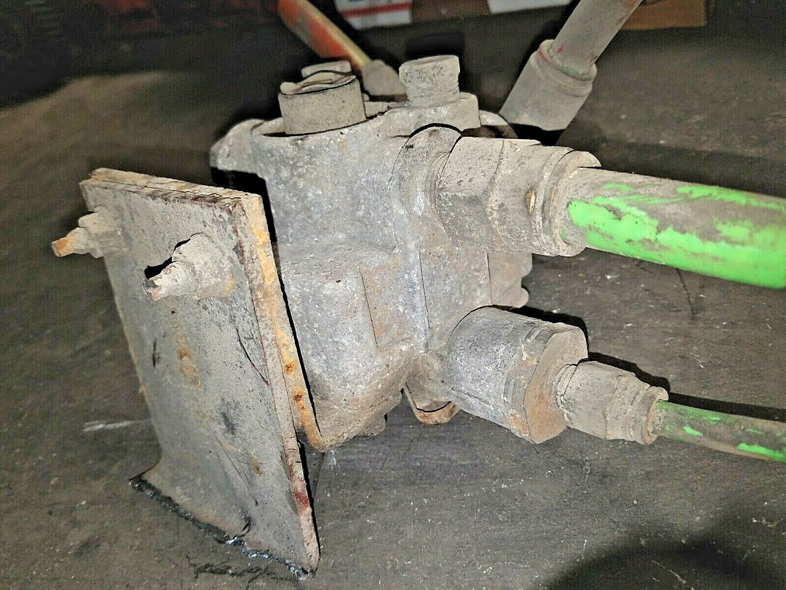 NOS Bendix T-111918-a 909828 R14 Trailer Air Brake Relay Valve for sale ...