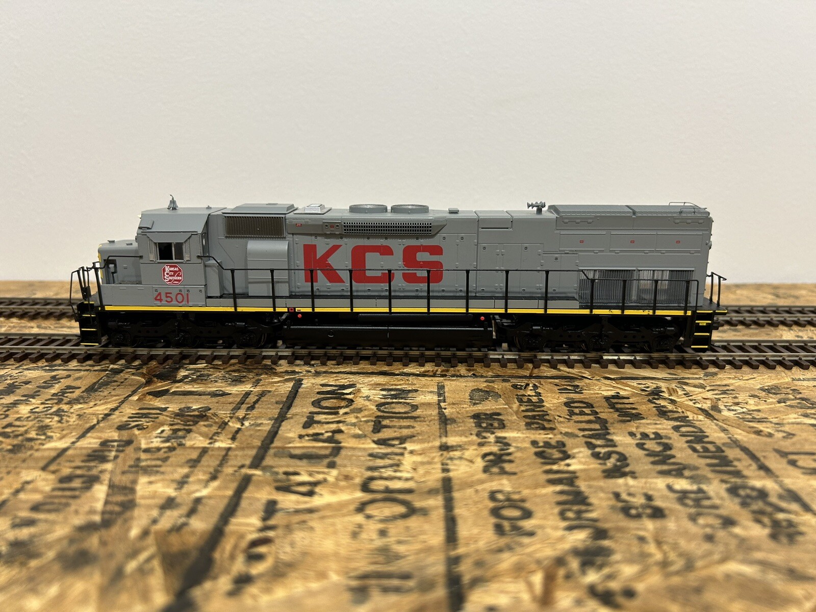 HO Scale Athearn RTR SD45T-2 Locomotive DCC/ Non Sound Equipped KCS ...