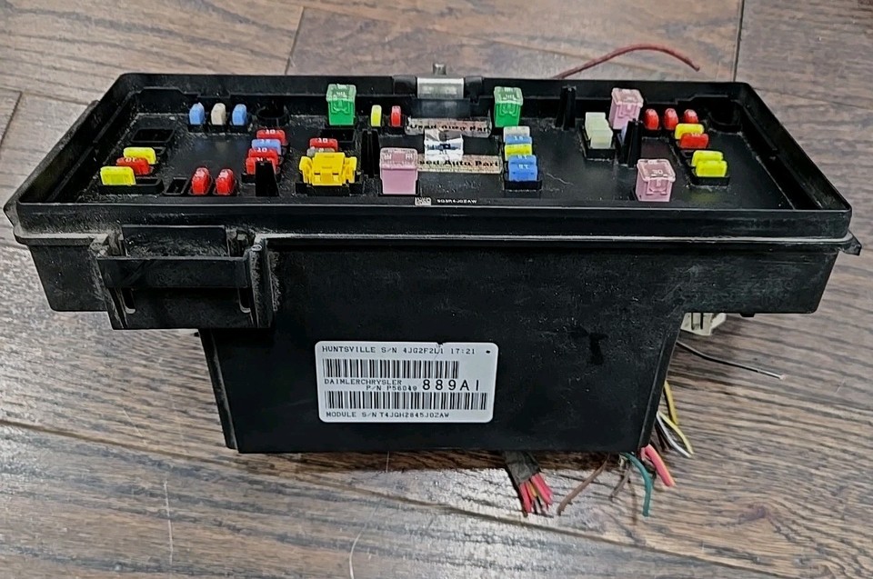 2006-09 DODGE RAM 1500 2500 TIPM FUSEBOX w TOTALLY INTEGRATED POWER ...