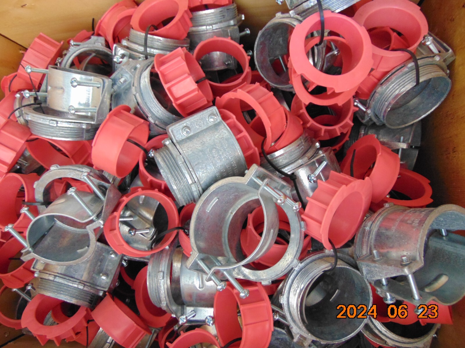 (1) NEW Arlington 8417 Zink Connector, 3" Inch Diameter KO Straight | eBay