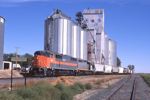 DMVW SD50F 5418 & 1 FREDONIA ELEVATOR ACTION 2011 ORIGINAL SLIDE | eBay