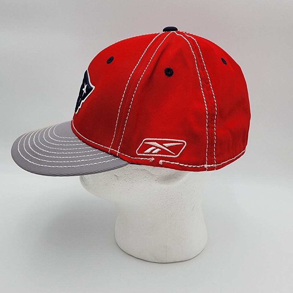 REEBOK Onfield NFL NE PATRIOTS FLEXFIT HAT ADULT Size 7 2/3 RED/GRAY ...