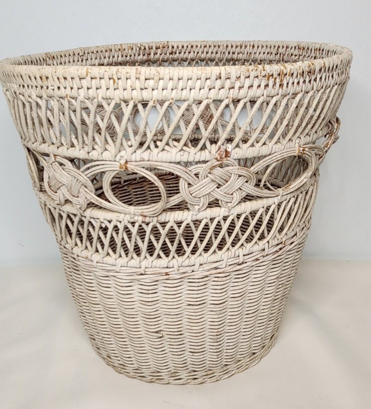 Vtg Wicker Cottagecore Basket WHITE Woven Shabby Chic Basket Beach ...