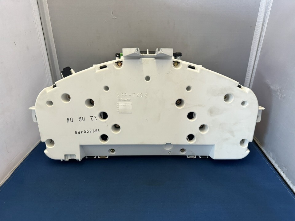 04-06 VOLVO S40 INSTRUMENT CLUSTER SPEEDOMETER OEM 30710072 | eBay