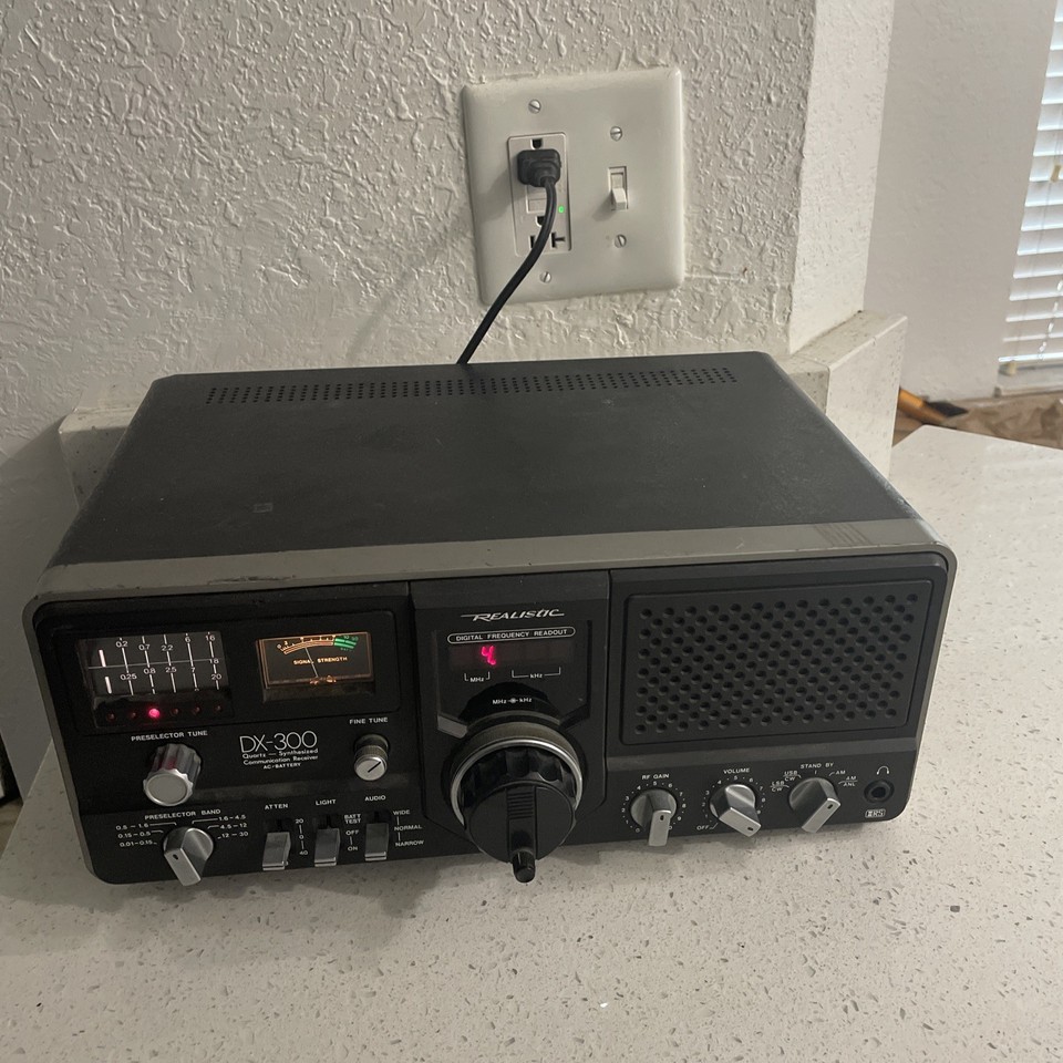 Realistic DX-300 Quartz Communication Base Station Ham RadioReceiver ...